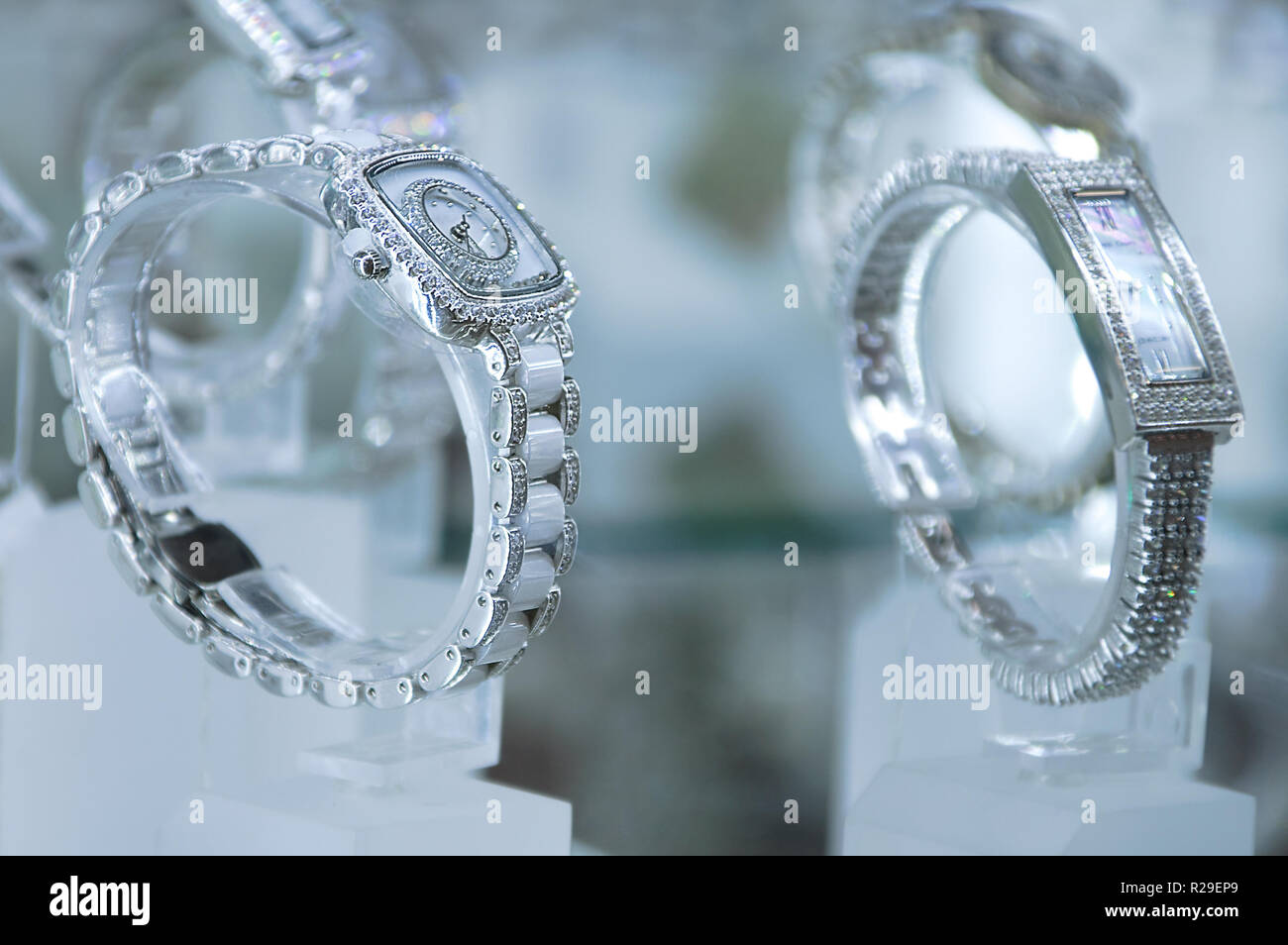 Women's silver watch in the shop window Stock Photo - Alamy