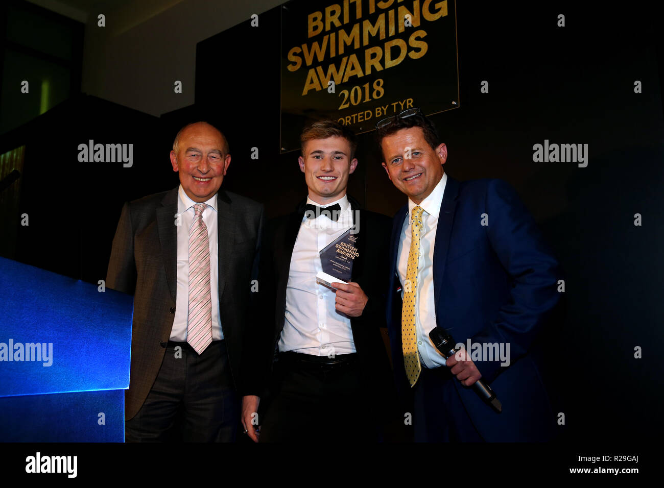 Award presenter hi-res stock photography and images - Alamy