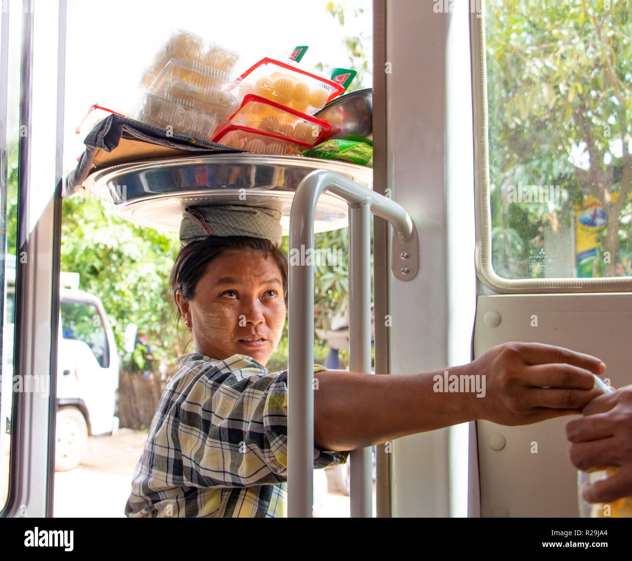 Food bus hi-res stock photography and images - Alamy