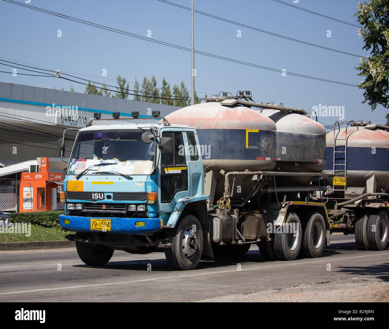 Cement truck hi-res stock photography and images - Alamy
