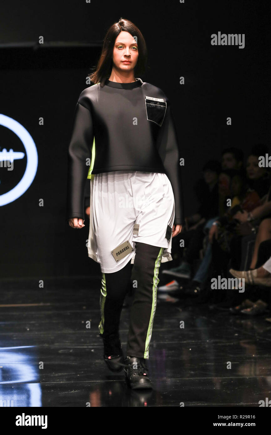 Los Angeles Fashion Week - Art Hearts Fashion - Paraval - Catwalk ...