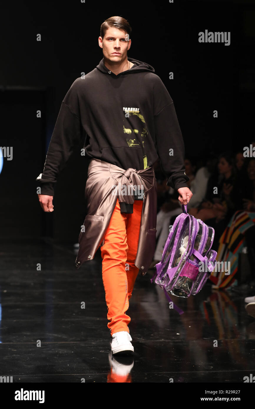 Los Angeles Fashion Week - Art Hearts Fashion - Paraval - Catwalk ...