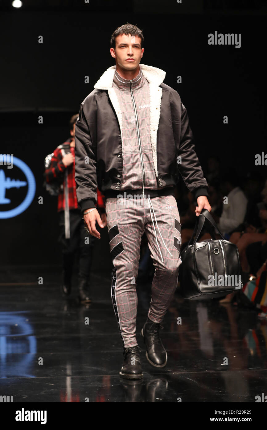 Los Angeles Fashion Week - Art Hearts Fashion - Paraval - Catwalk ...