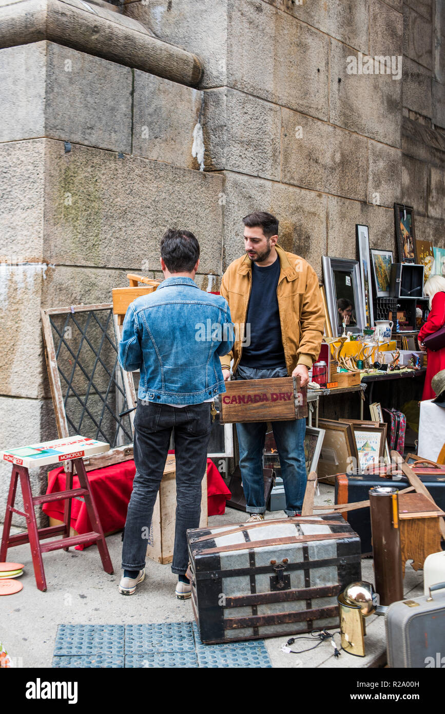 Dumbo flea market hi-res stock photography and images - Alamy