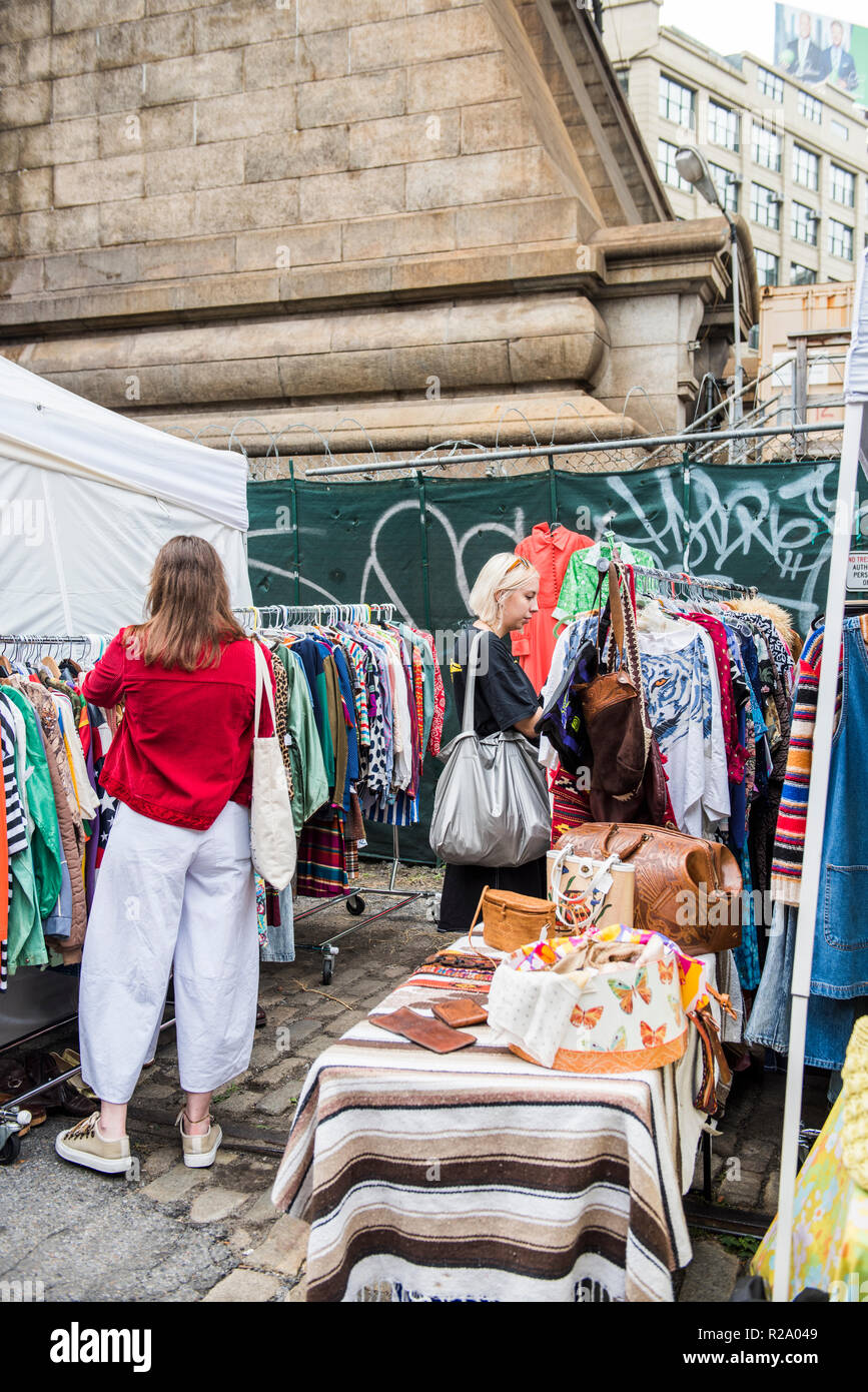 Dumbo flea market hi-res stock photography and images - Alamy