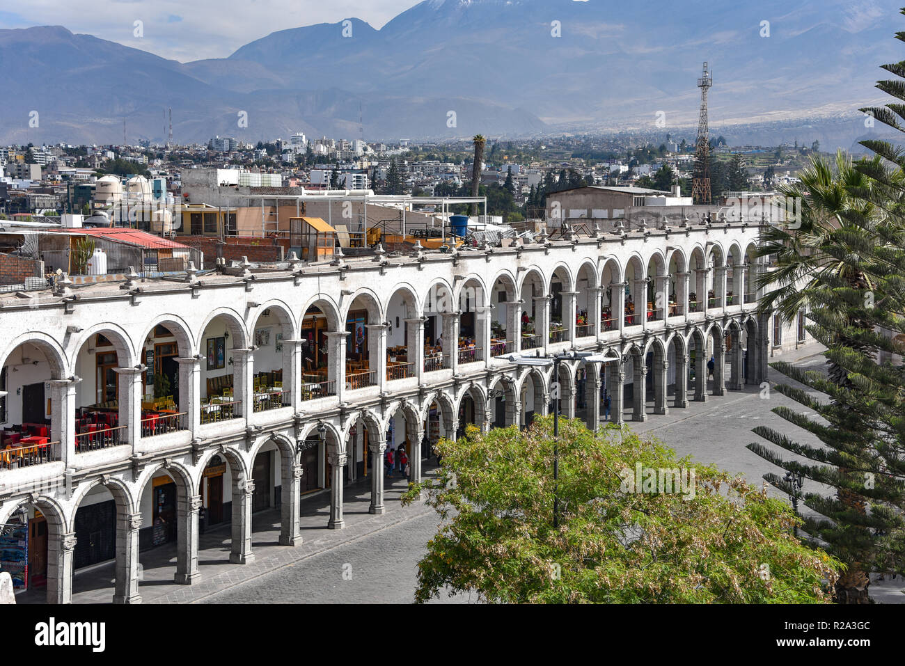 White archways hi-res stock photography and images - Alamy