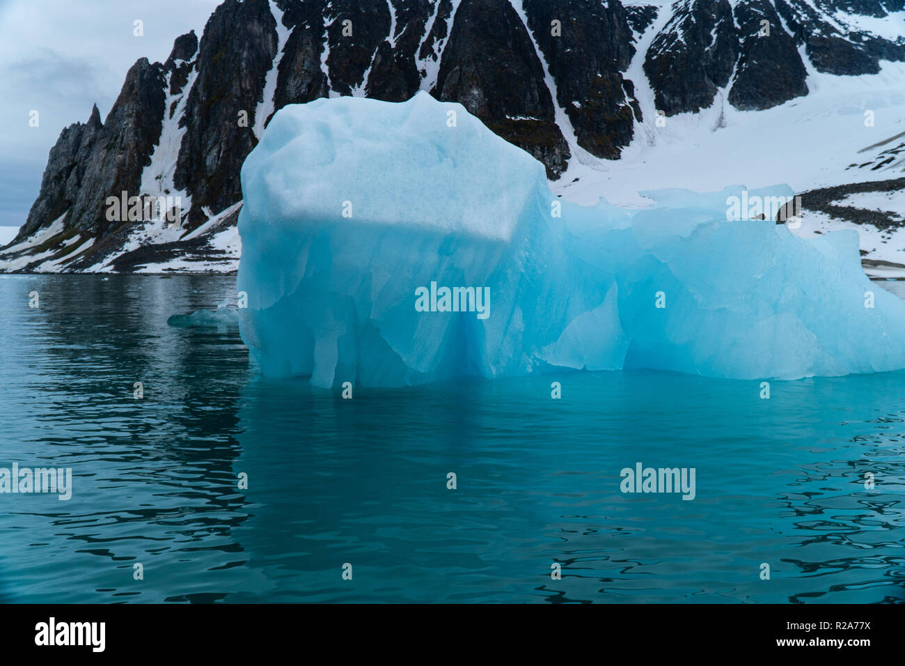Arctic sea ice in Svalbard, Norway in June Stock Photo - Alamy