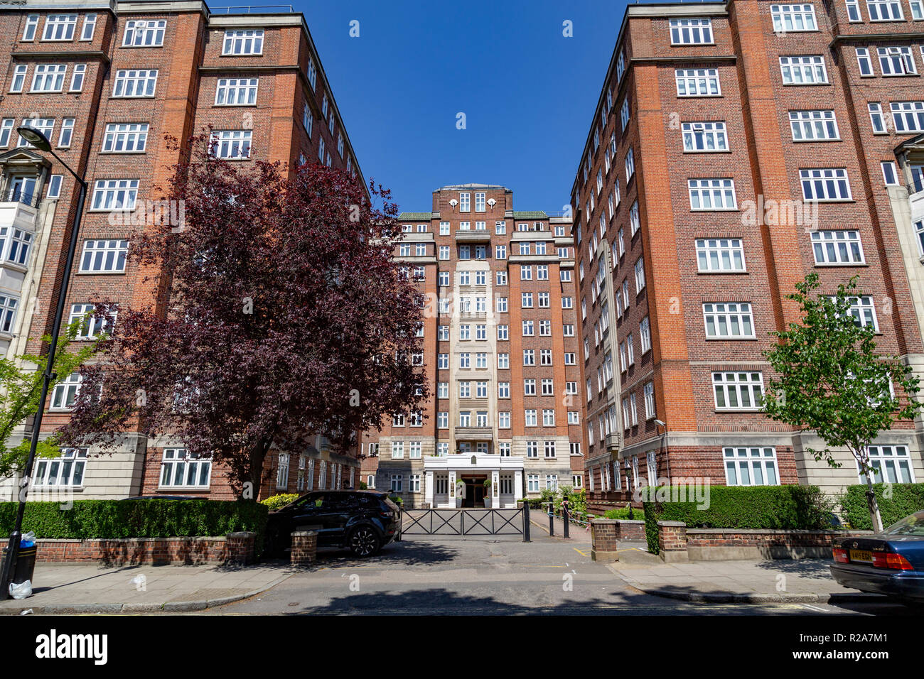 Build to rent, uk hi-res stock photography and images - Alamy