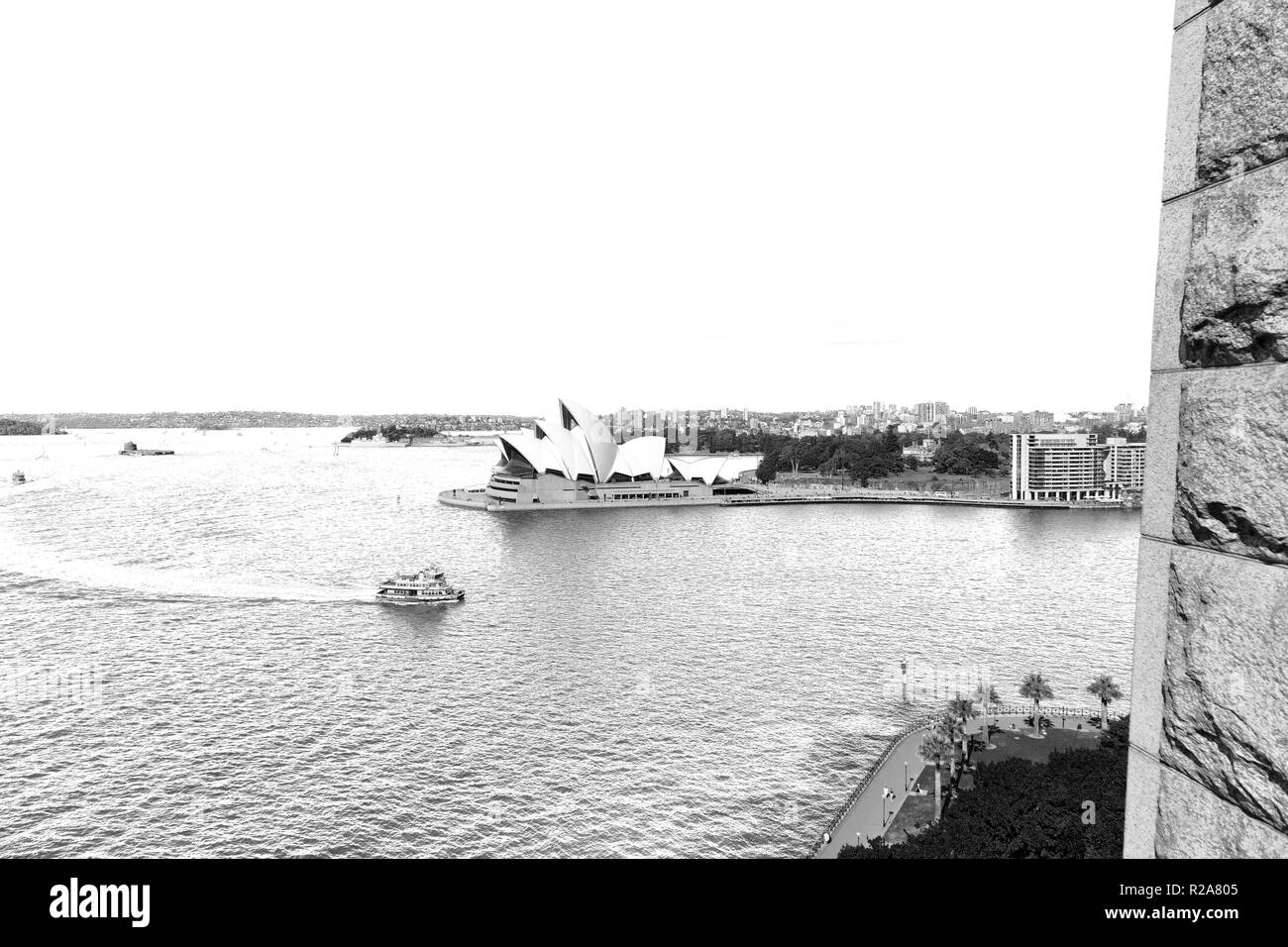 AUSTRALIA,SYDNEY-CIRCA AUGUST 2017-opera house and the boat Stock Photo ...