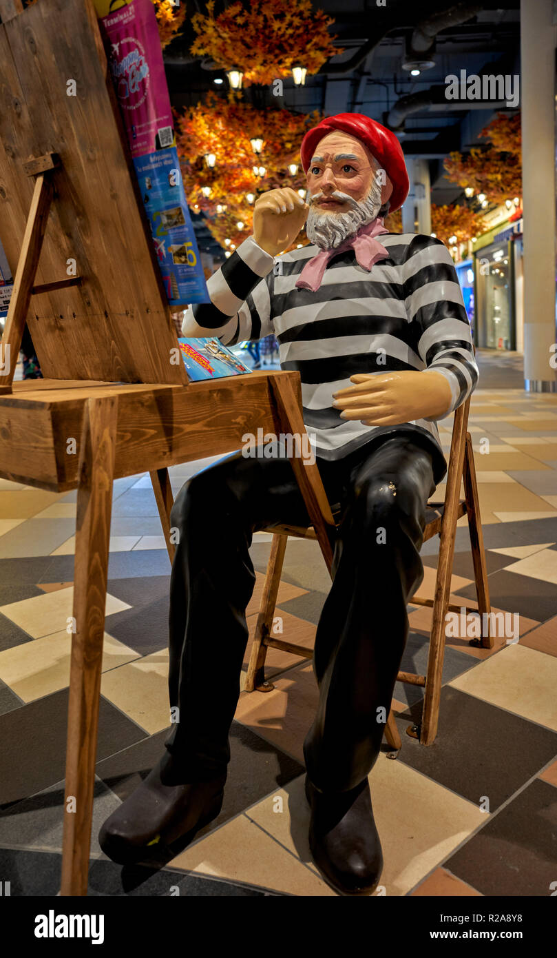 Shopping Mall Statues High Resolution Stock Photography and Images - Alamy