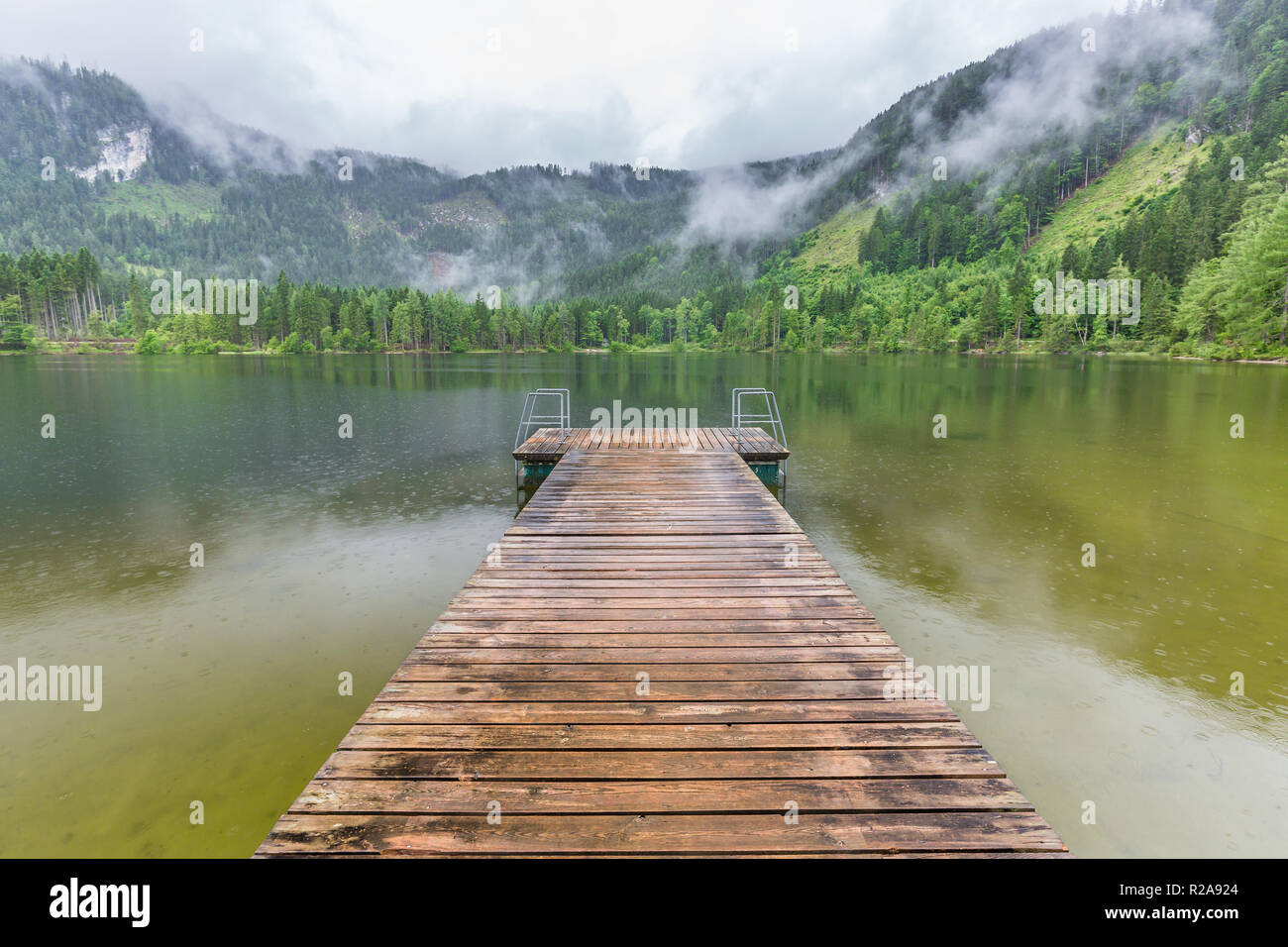 Beautiful mountain lake reflection hi-res stock photography and images ...