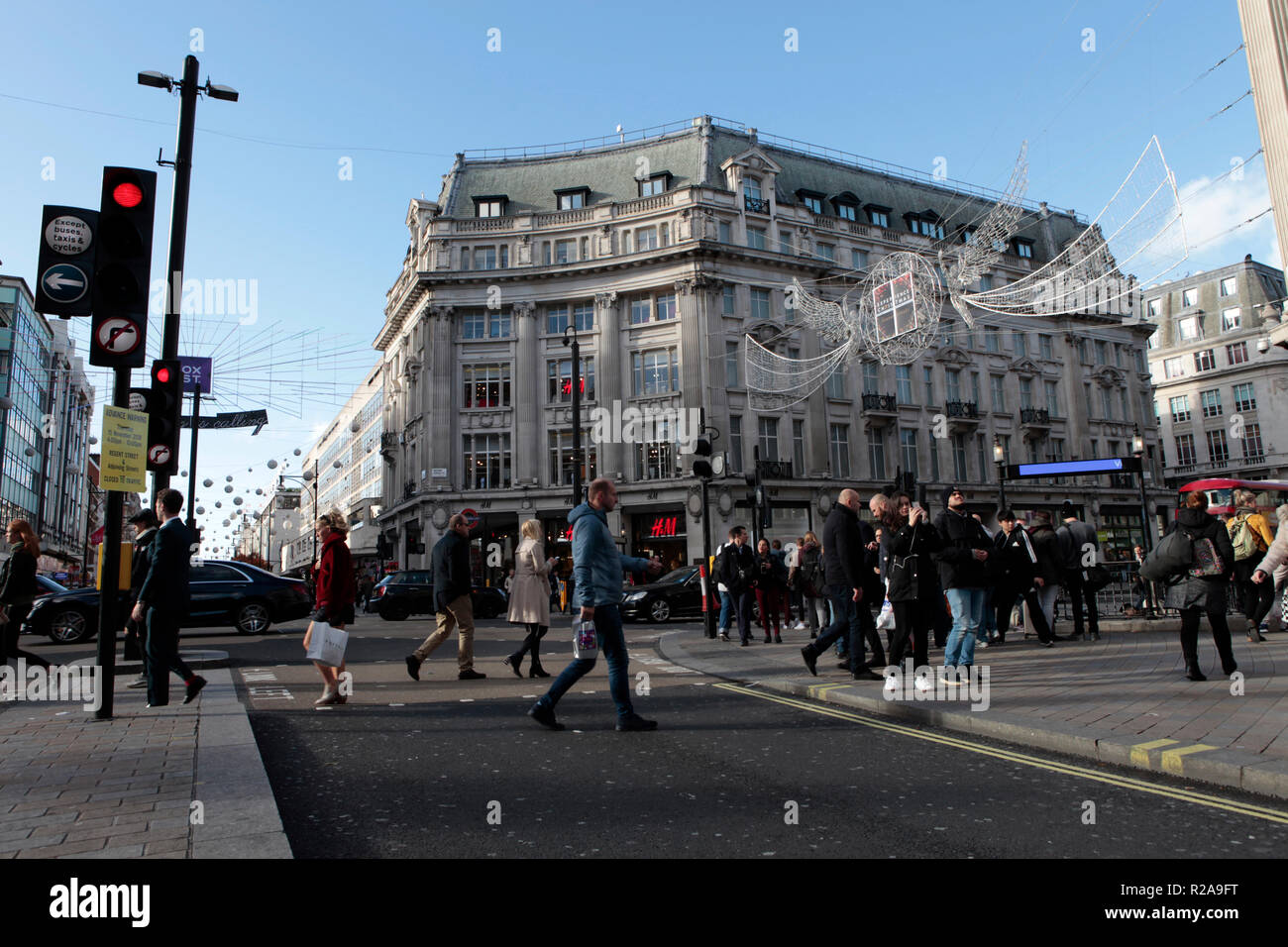 the busy intersection at oxford circus, west end, central london, uk ...
