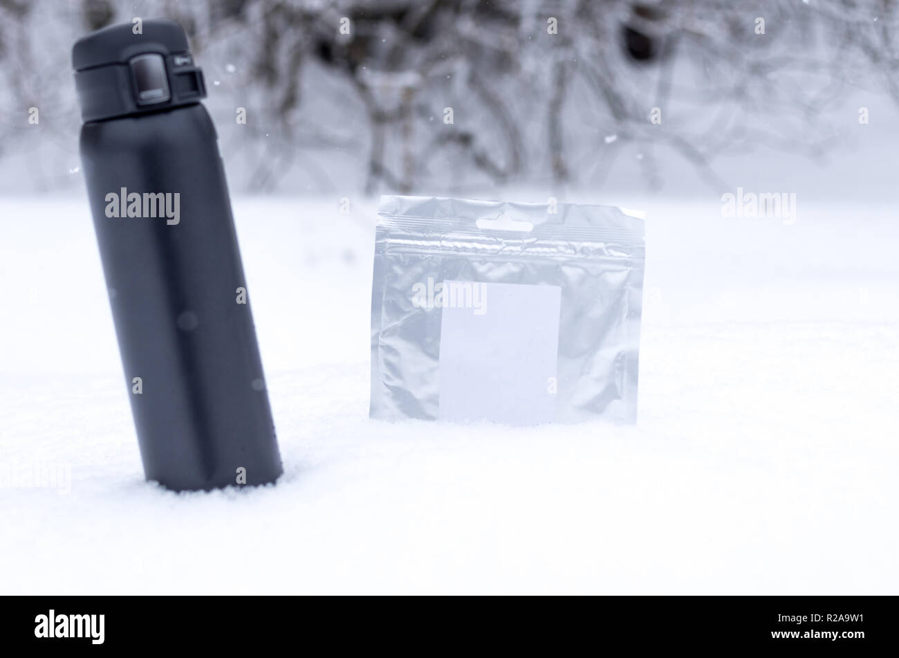 Thermos coffee and thermo package with food Stock Photo - Alamy