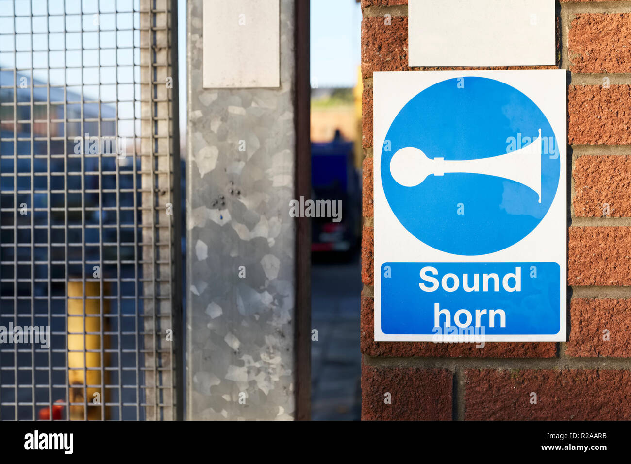 Sound horn symbol sign hi-res stock photography and images - Alamy