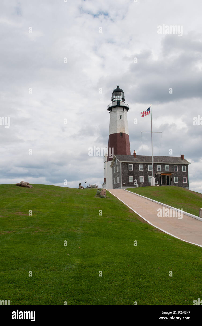 Lighthouse with green paint hi-res stock photography and images - Alamy