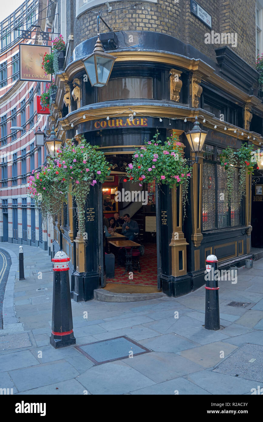 The cockpit pub hi-res stock photography and images - Alamy