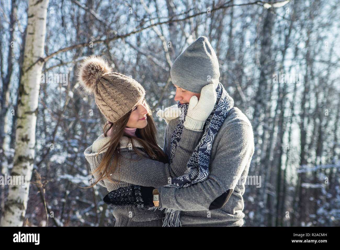 Sad couple hug park hi-res stock photography and images - Alamy