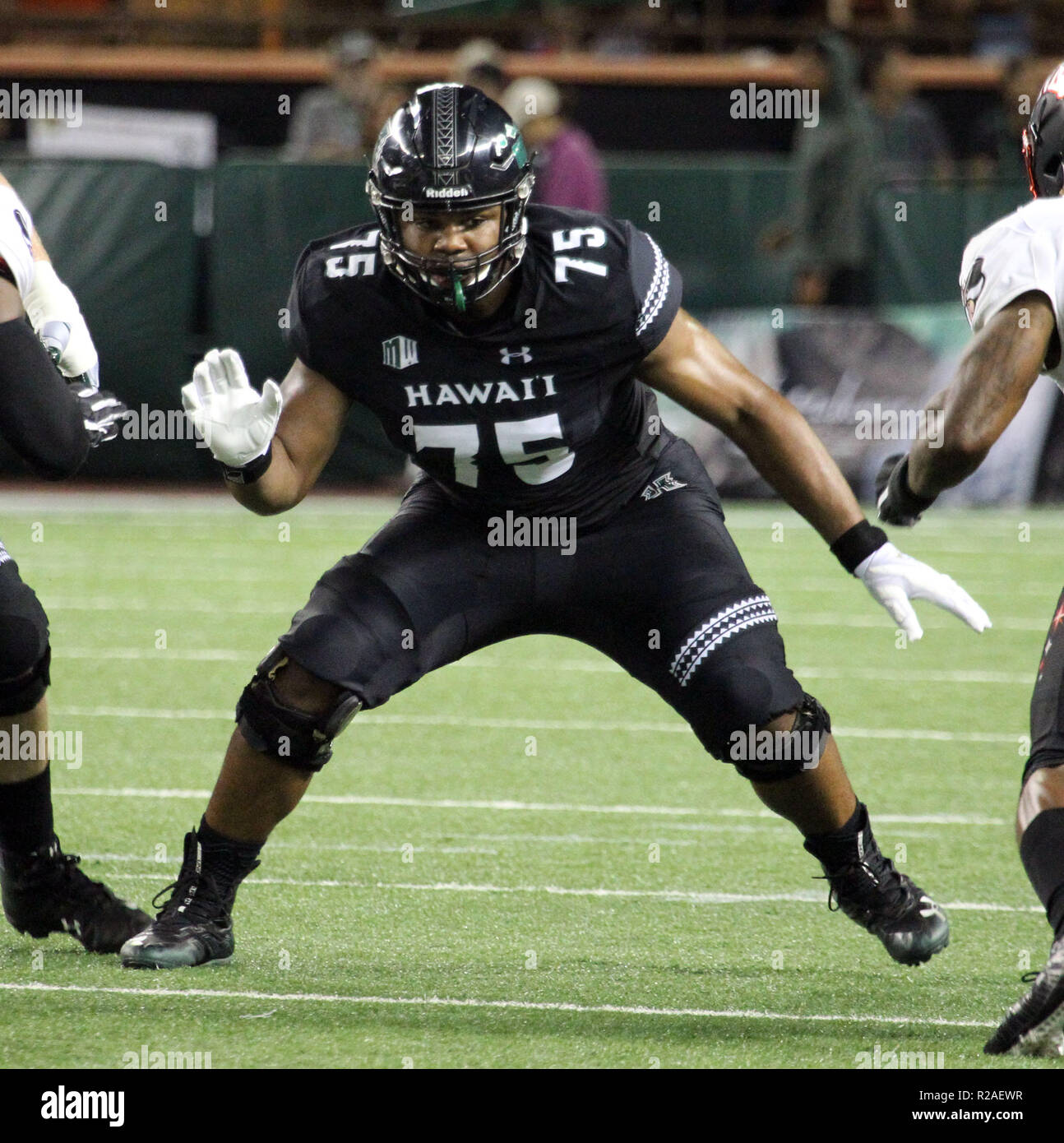 November 17, 2018 - Hawaii Rainbow Warriors offensive lineman Ilm ...