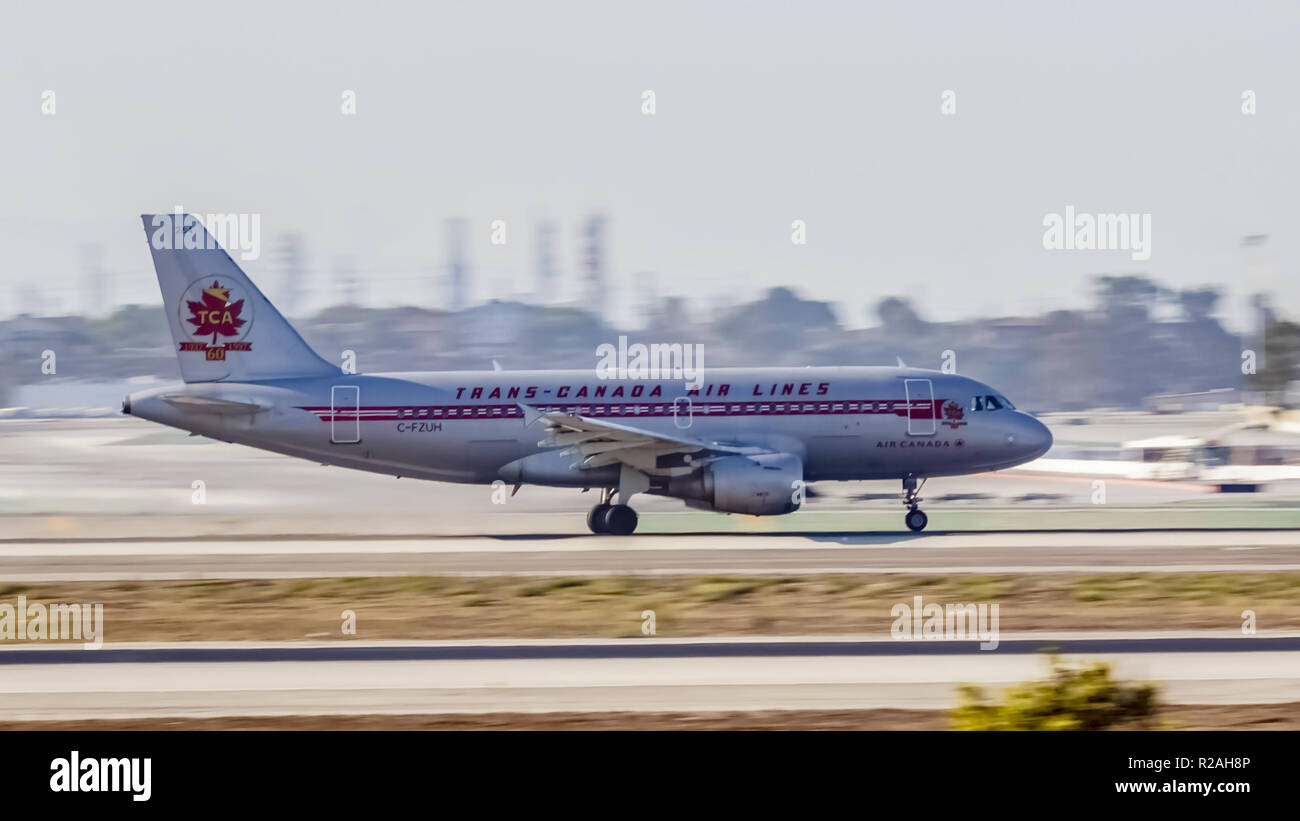Air trans jet airliner aircraft hi-res stock photography and images - Alamy