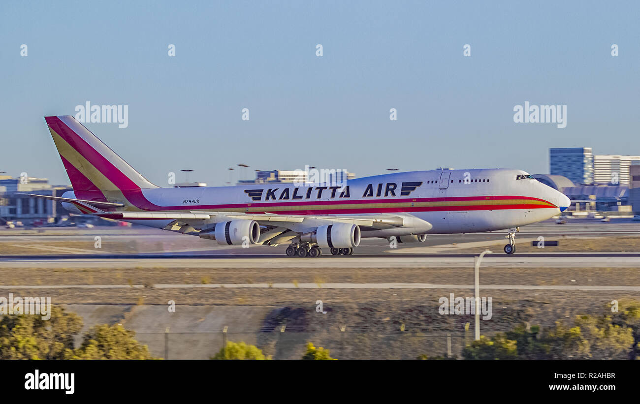 Kalitta air cargo aircraft hi-res stock photography and images - Alamy