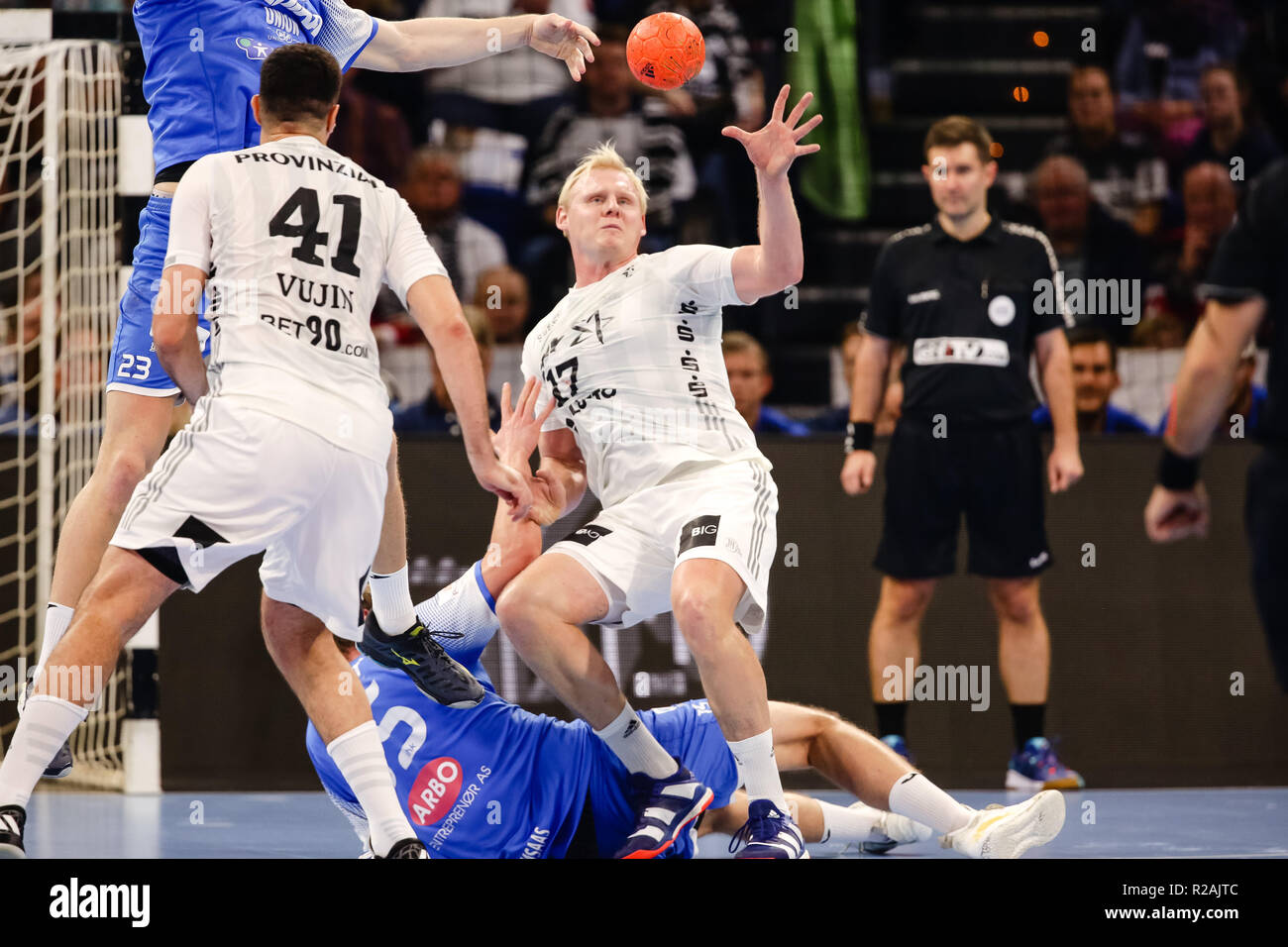 Kiel, Germany. 18th Nov, 2018. Handball: EHF Cup, THW Kiel - Drammen HK ...