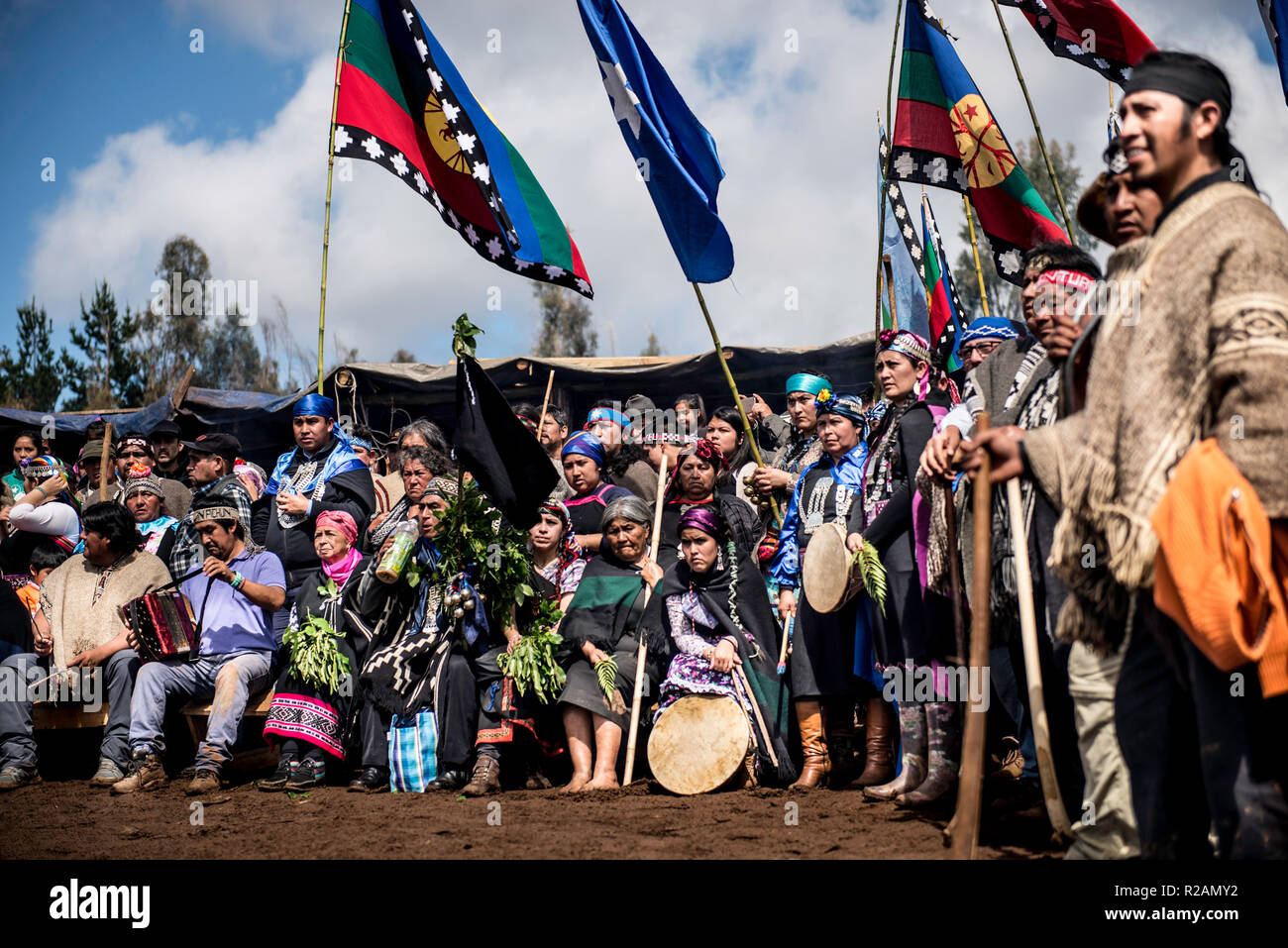 Mapuches hi-res stock photography and images - Alamy
