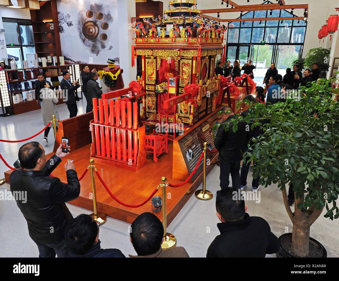 Beautiful sedan chair hi-res stock photography and images - Alamy