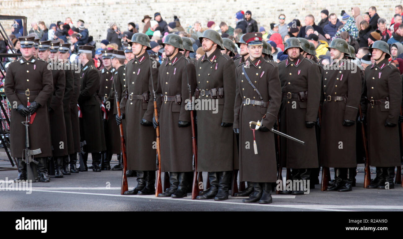 Riga, Latvia. 18th Nov, 2018. Latvian soldiers in historical uniforms ...