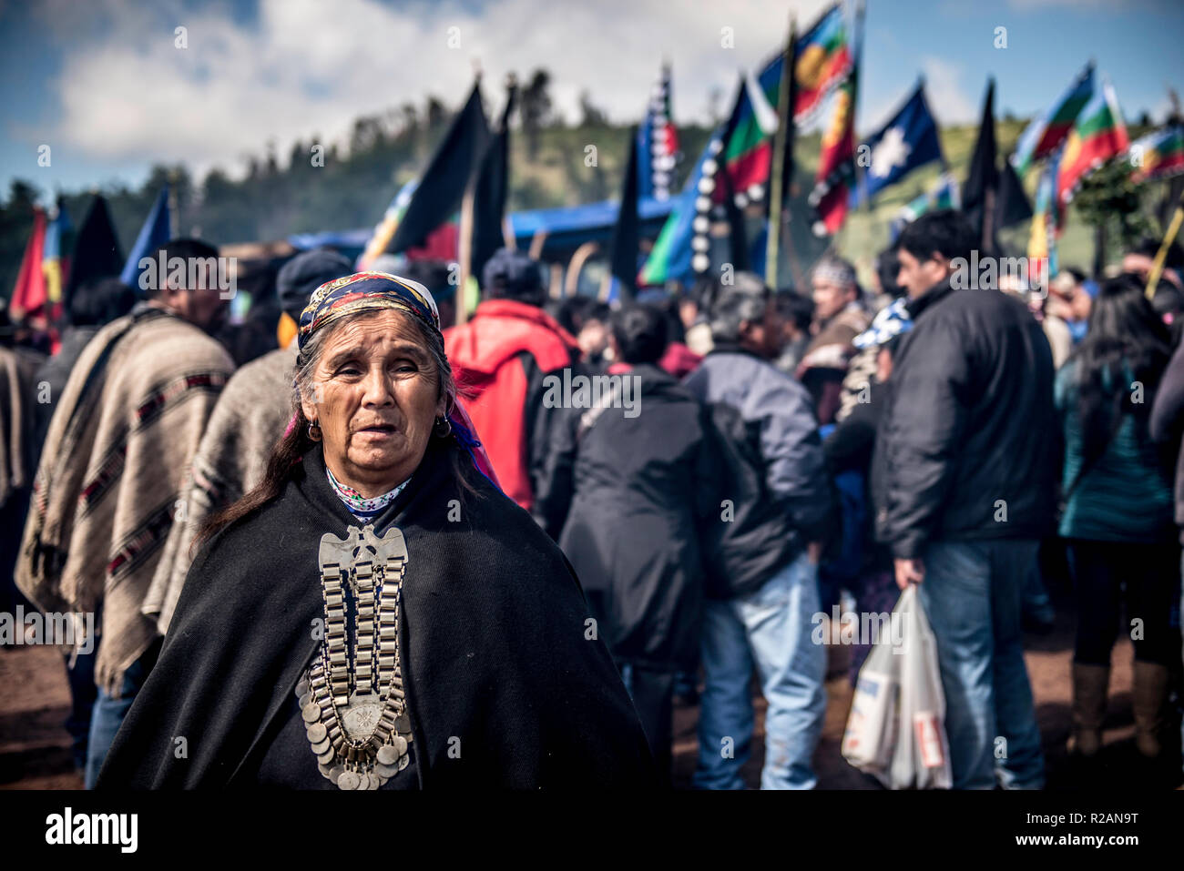 17 November 2018, Chile, Temucuicui: People from the indigenous Mapuche ...