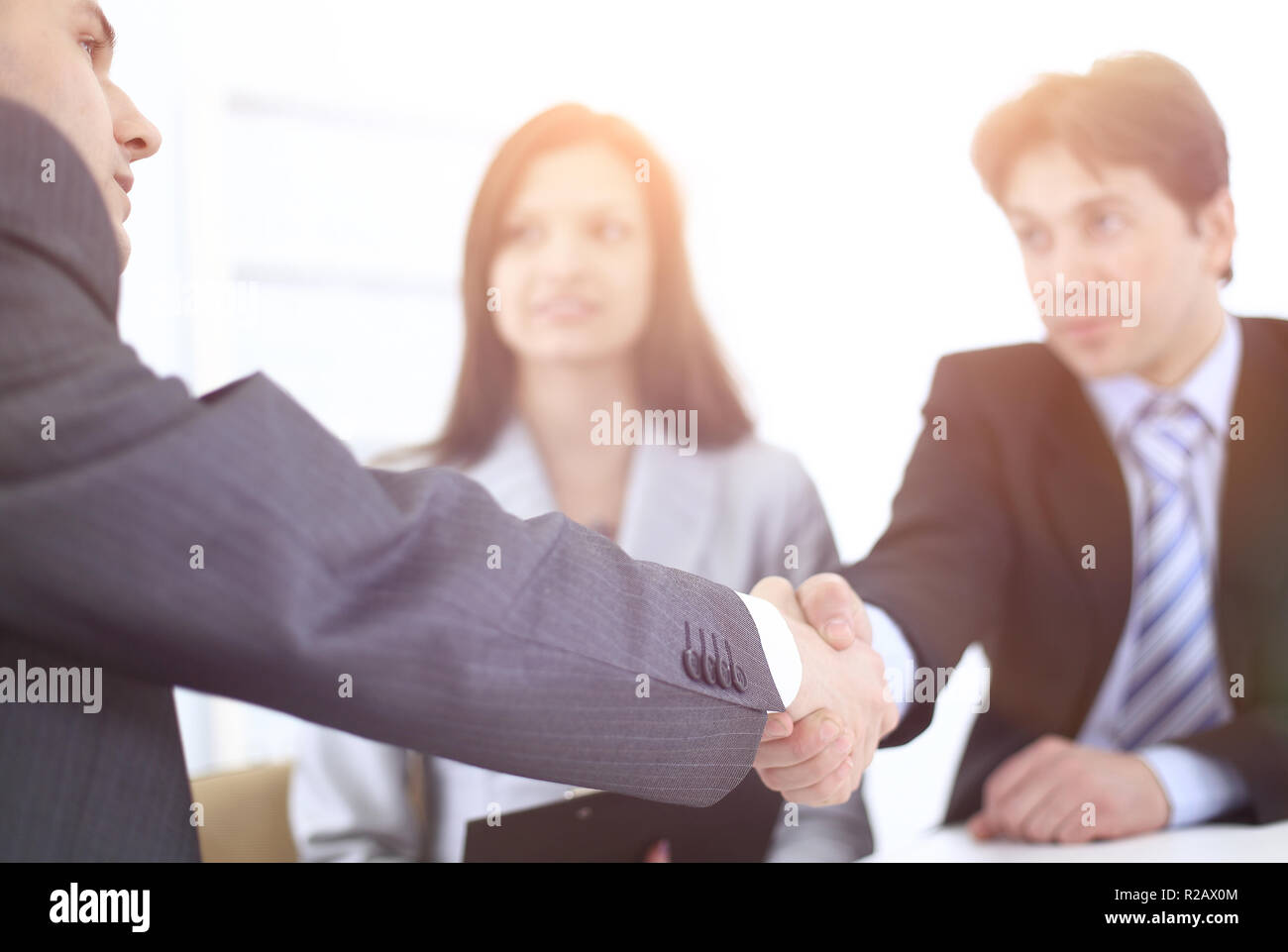 Business leaders handshake hi-res stock photography and images - Alamy