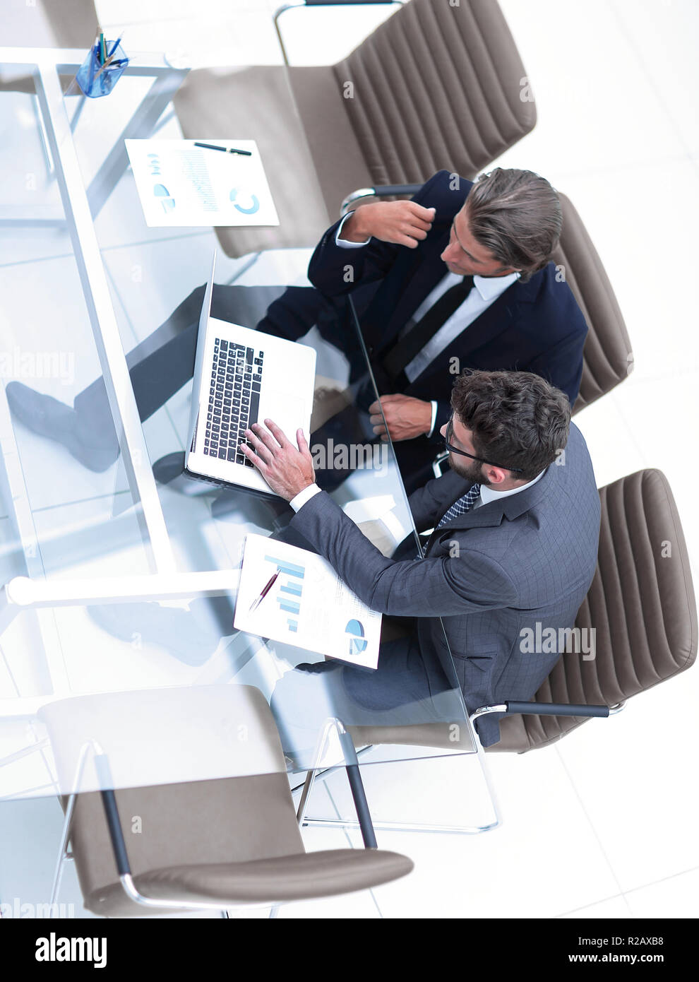 successful employees discussing important issues Stock Photo - Alamy