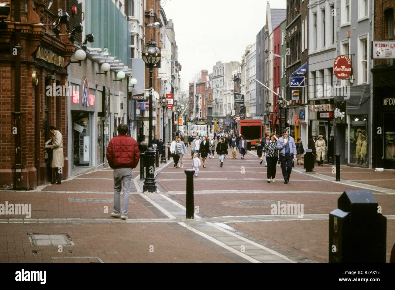 IRELAND Dublin street life at one of Dublins shopping streets Stock ...
