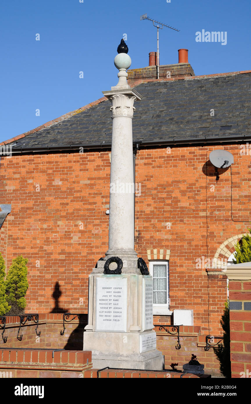 Henlow village hi-res stock photography and images - Alamy