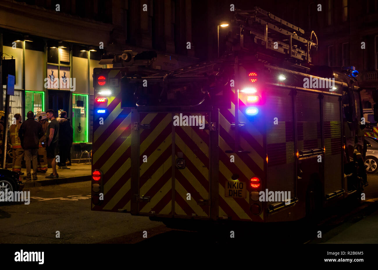Fire truck night hi-res stock photography and images - Alamy