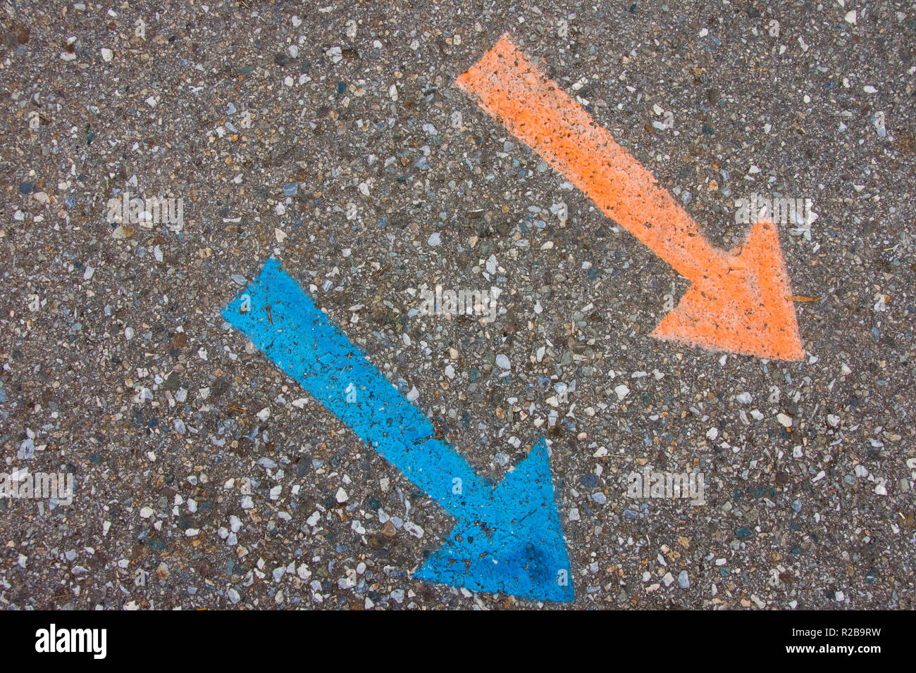 Arrows falling hi-res stock photography and images - Alamy
