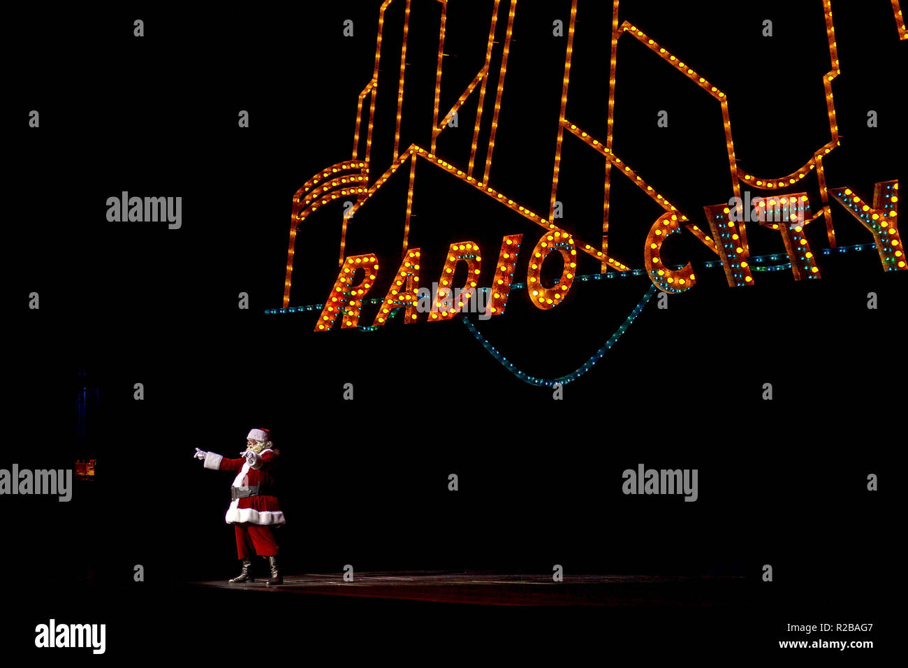 Rockettes christmas spectacular hi-res stock photography and images - Alamy