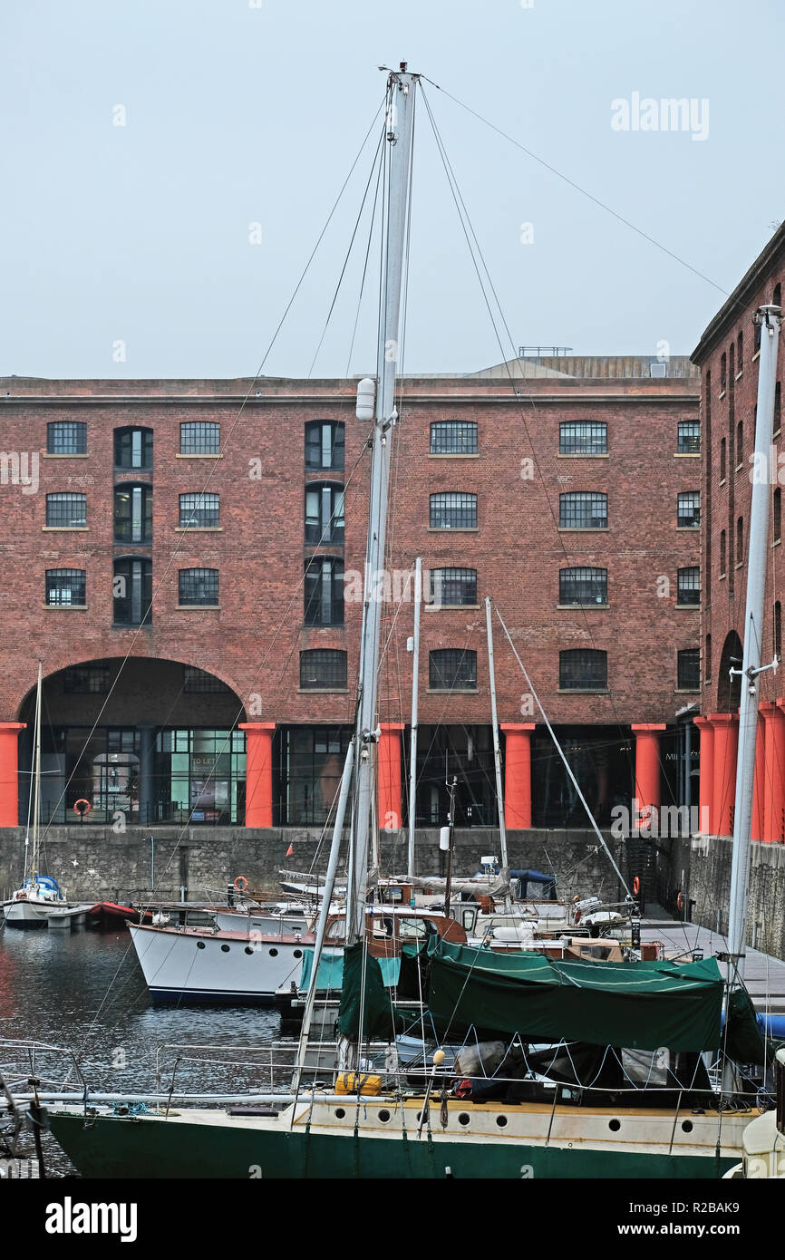 Liverpool dockland hi-res stock photography and images - Alamy