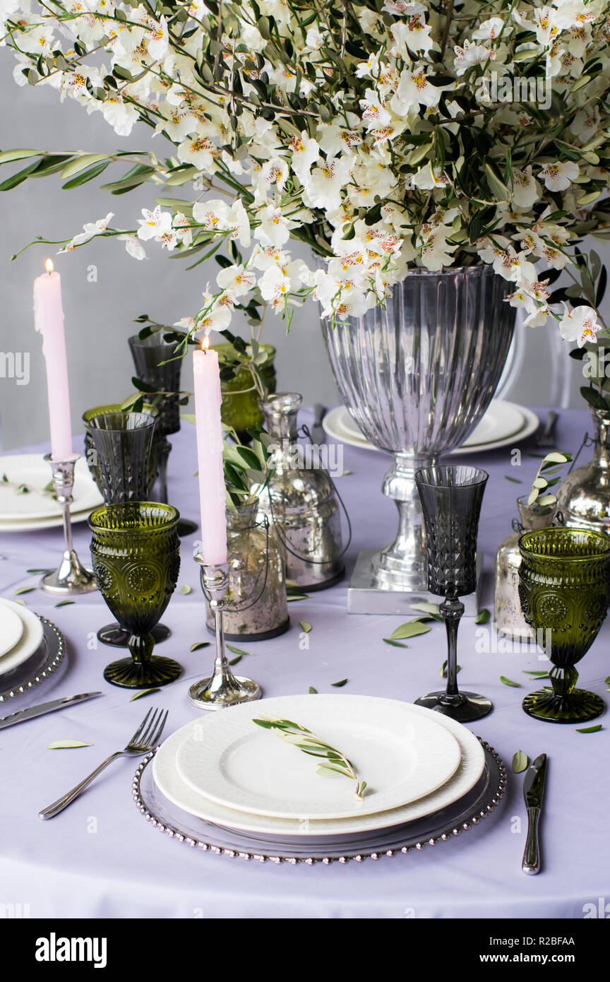 Olive branch wedding decor | Honestweddingadvice.com