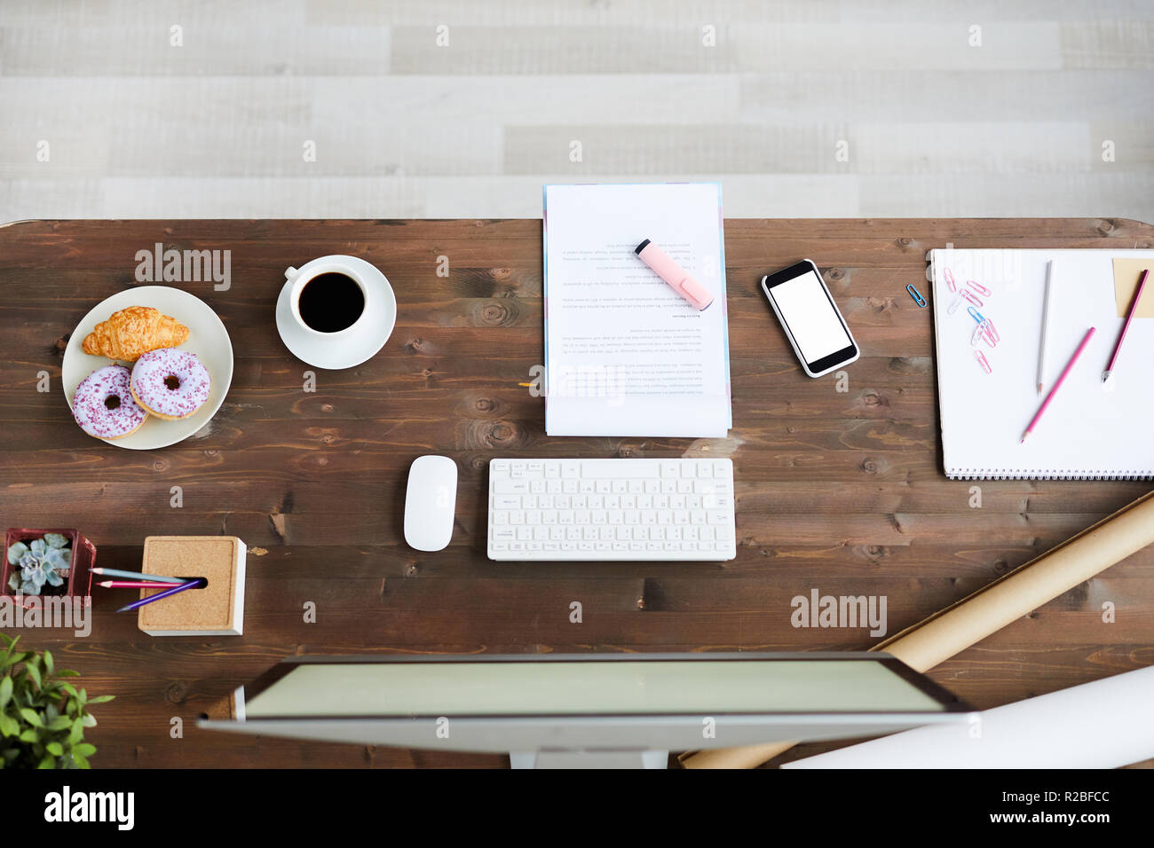 Modern workplace hi-res stock photography and images - Alamy