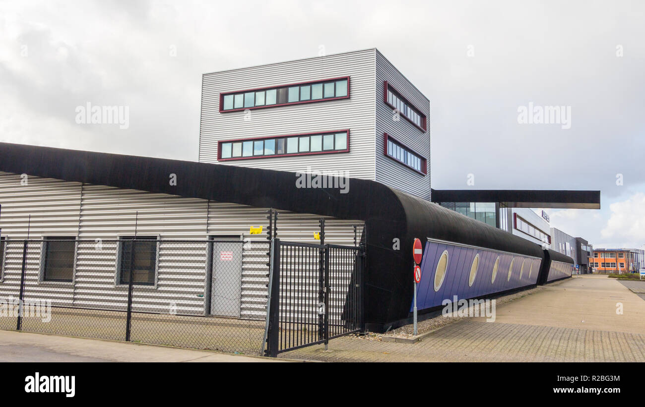 Industrial building park unit hi-res stock photography and images - Alamy