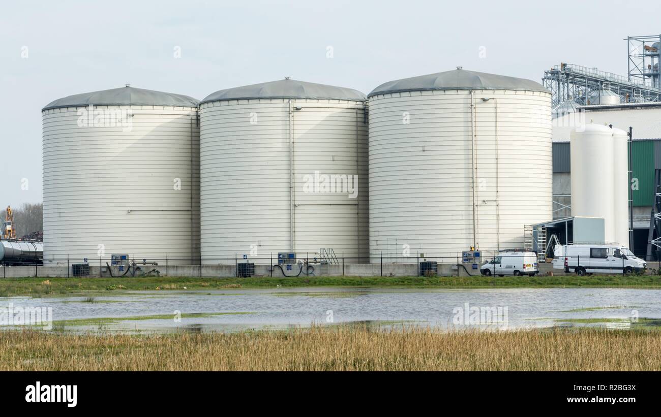 Storage silo for grain Stock Photo - Alamy