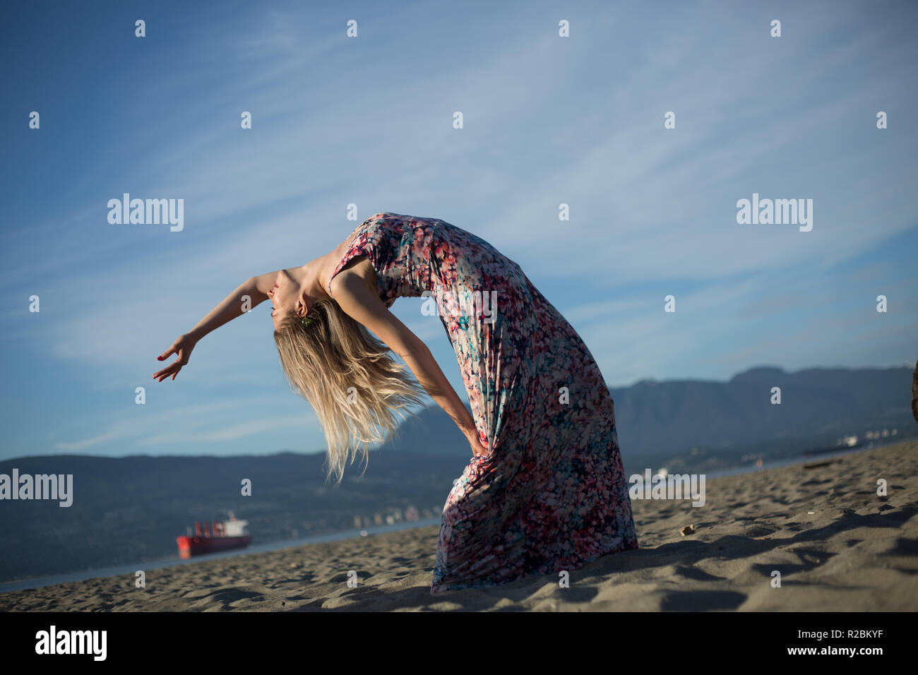 Backbend hi-res stock photography and images - Alamy