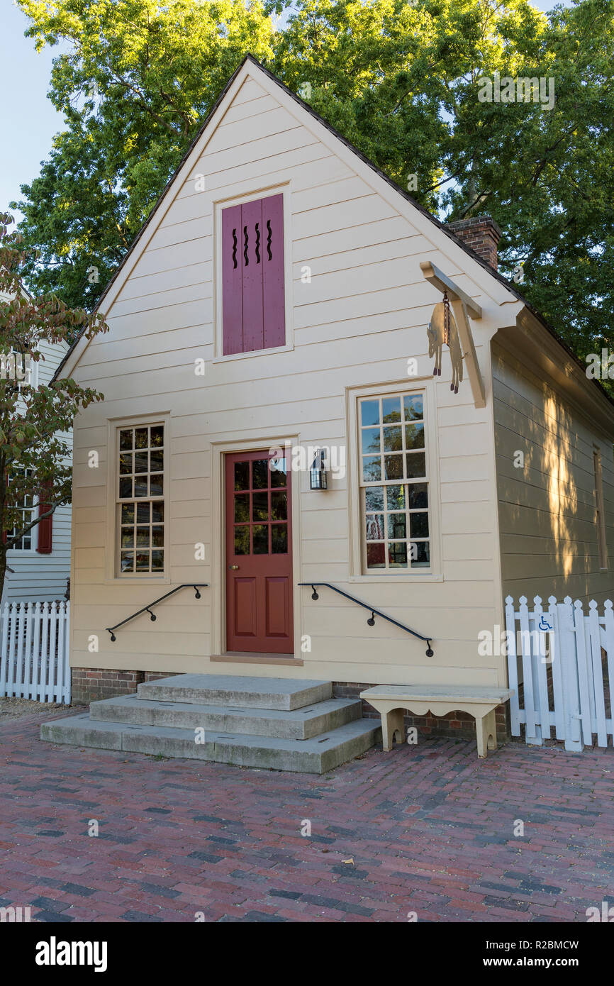 Durfey Shop in Colonial Williamsburg Stock Photo - Alamy