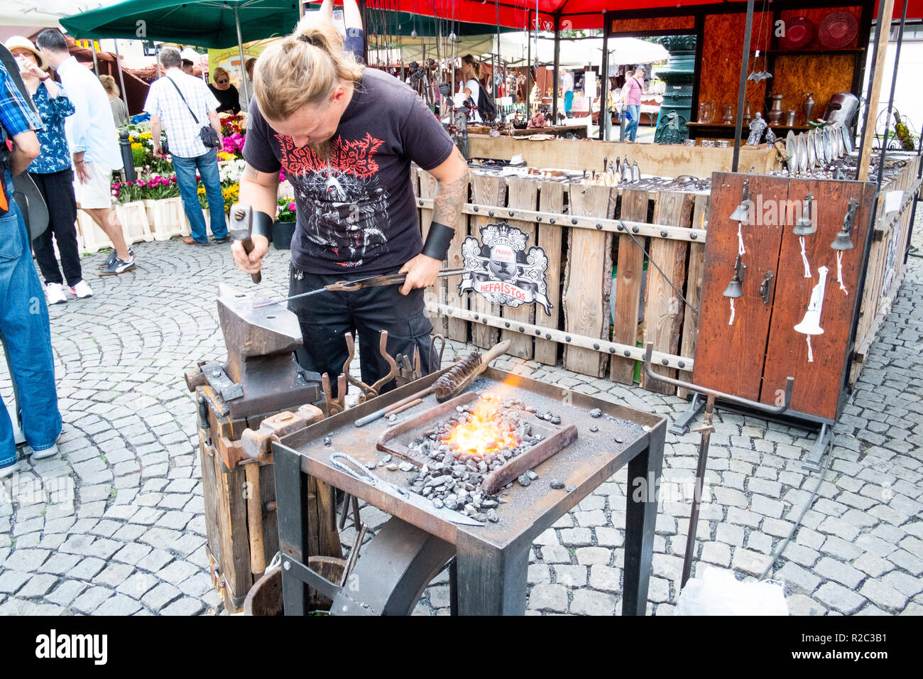 Blacksmith market hi-res stock photography and images - Alamy