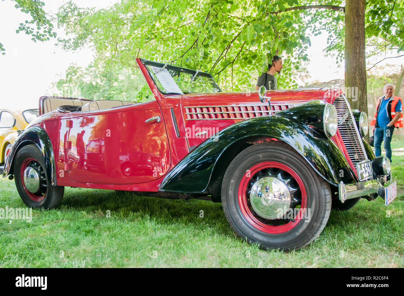 1938 1946 convertible hi-res stock photography and images - Alamy