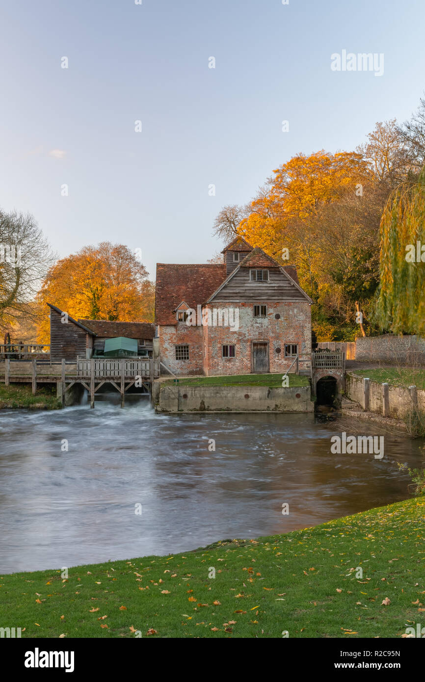 Mapledurham mill hi-res stock photography and images - Alamy