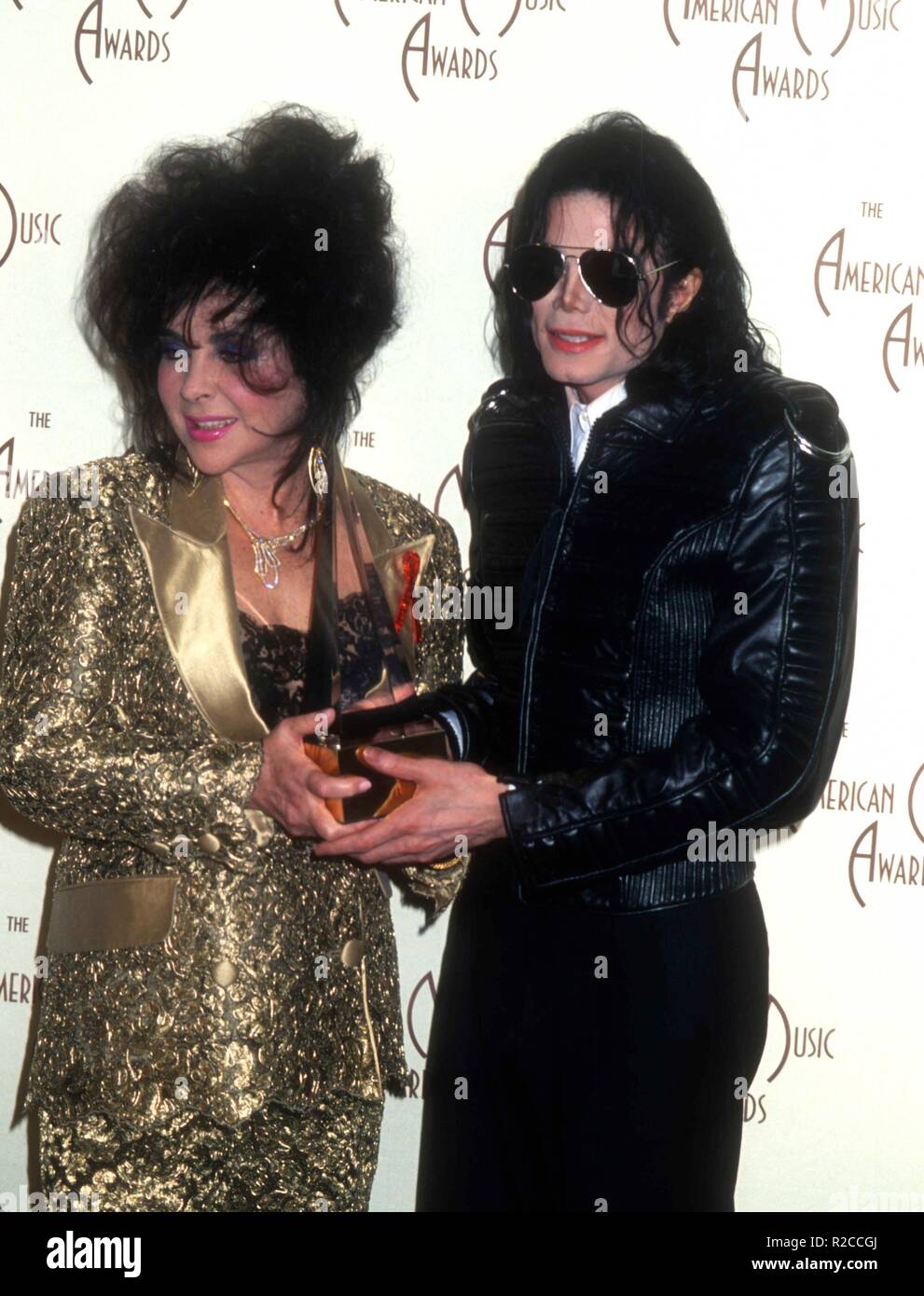 LOS ANGELES, CA - JANUARY 25: Actress Elizabeth Taylor and singer ...