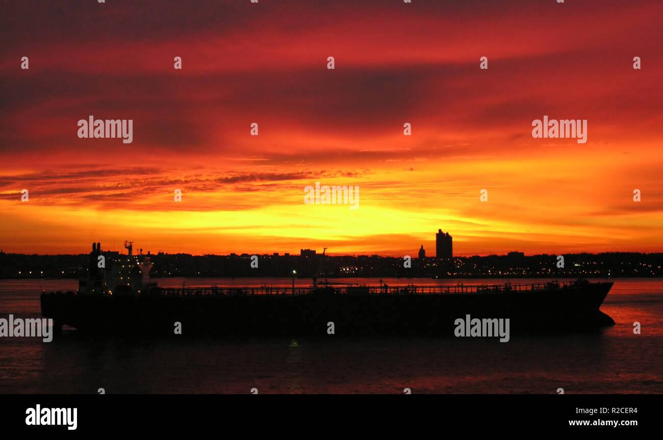 Tanker At Sunrise High Resolution Stock Photography and Images - Alamy