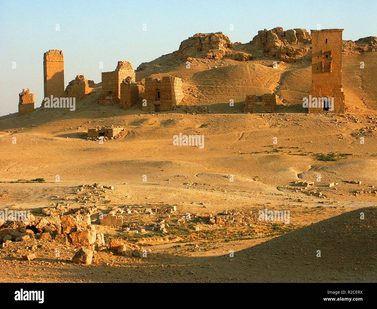 Syria valley tombs hi-res stock photography and images - Alamy