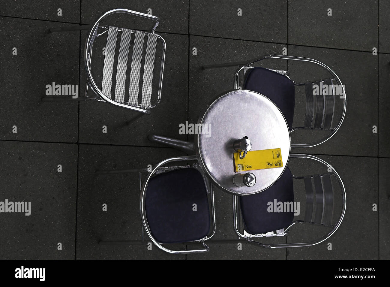 step out of line Stock Photo - Alamy